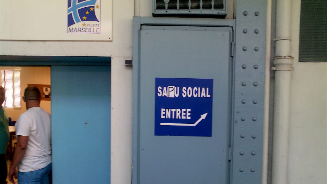 Pour les agents du Samu social, "la haute administration" savait