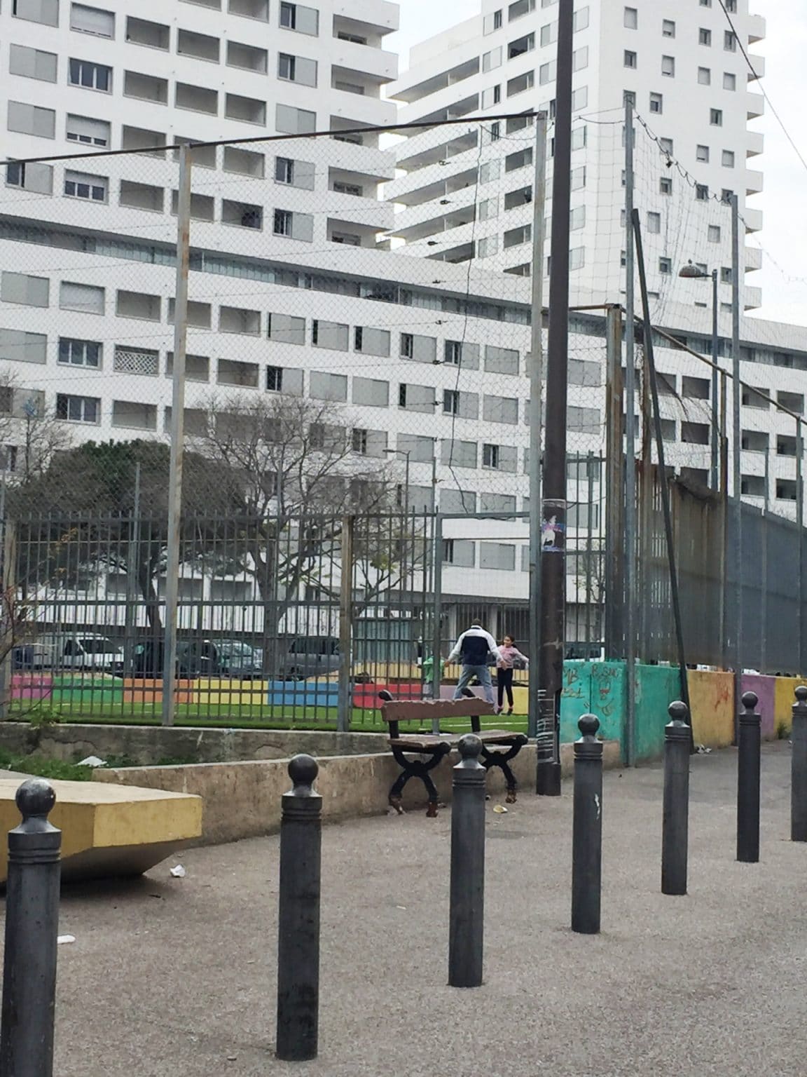 À Félix-Pyat, la vie au ralenti d'une cité de 3000 habitants - Marsactu