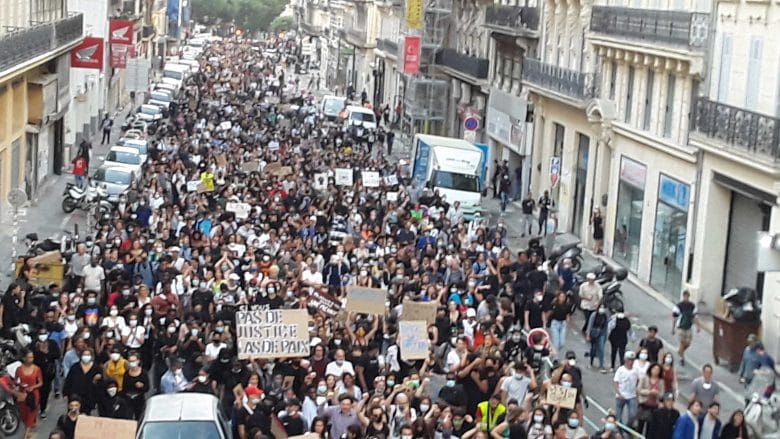 Manifestation "black lives matter" : des milliers de personnes dans les rues et des lacrymo ...