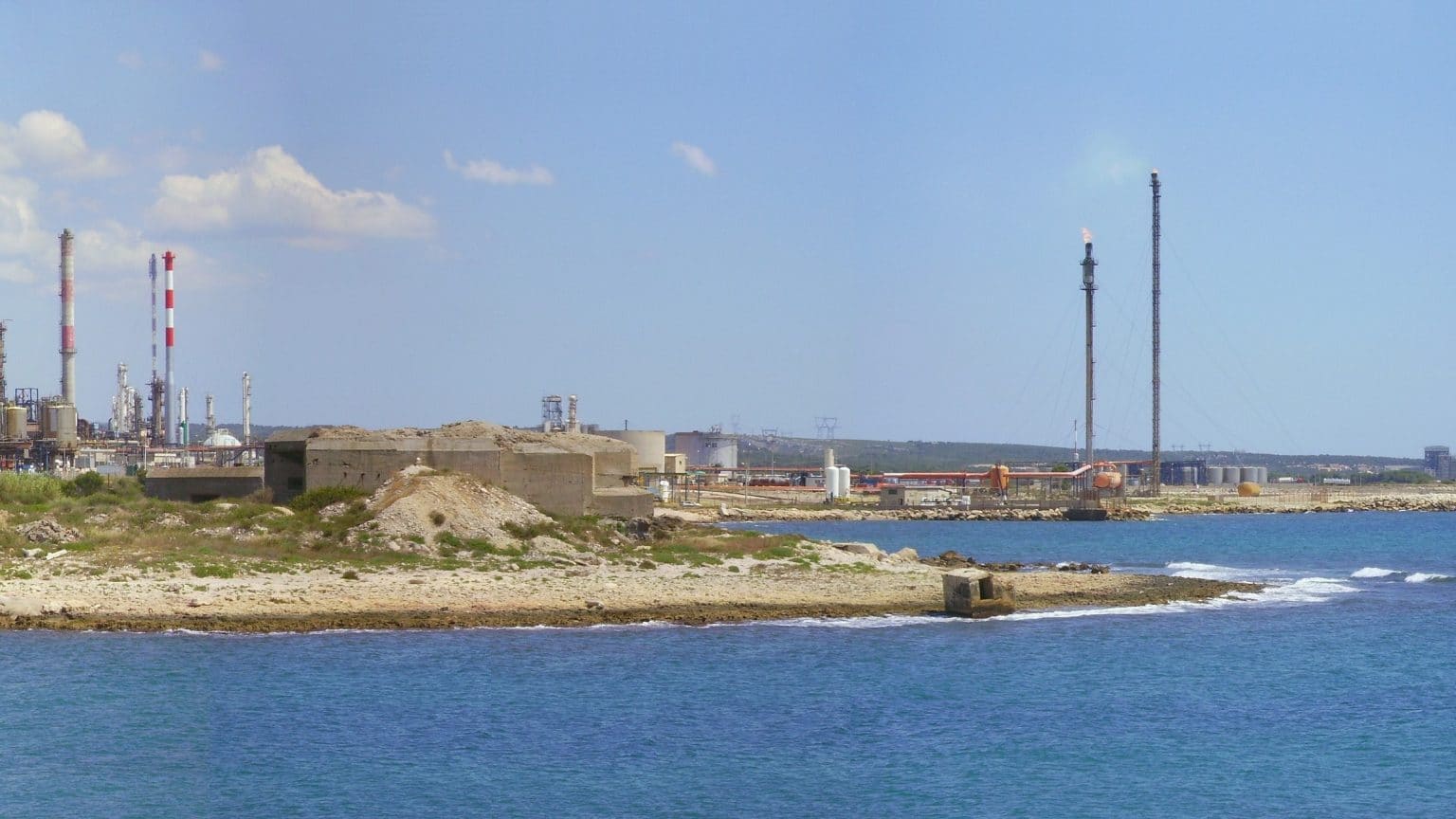 Pollution chimique dans le golfe de Fos suite à une fuite chez Kem One ...