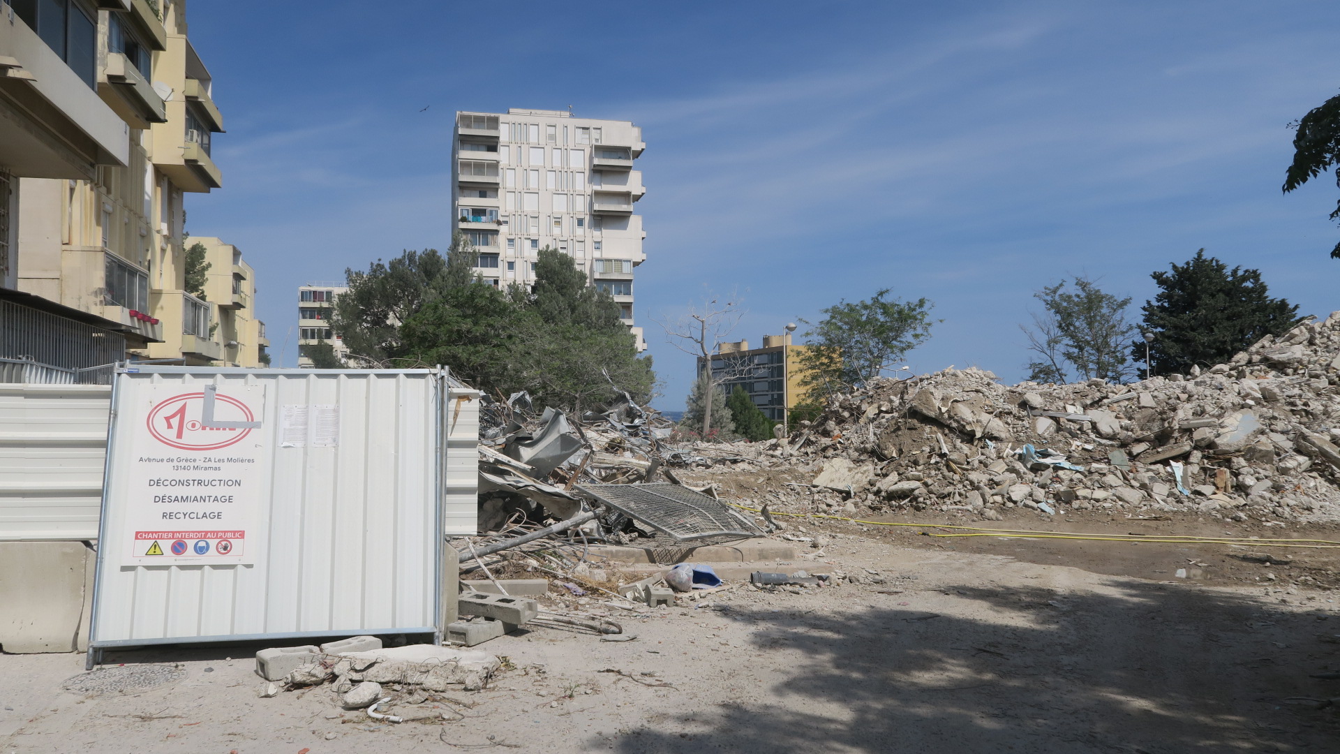 À Notre-Dame-des-Marins, la poussière de la démolition retombe et l ...