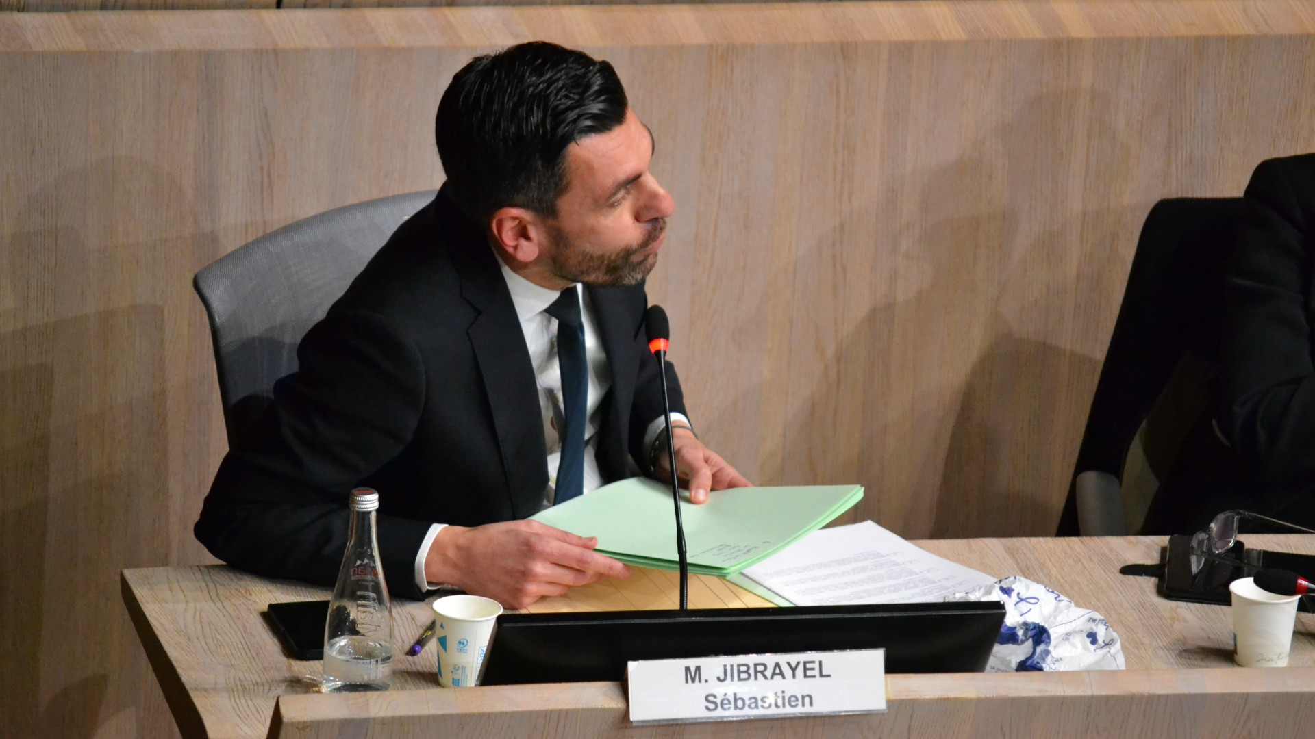 Benoît Payan retire ses délégations à Sébastien Jibrayel en attendant ...