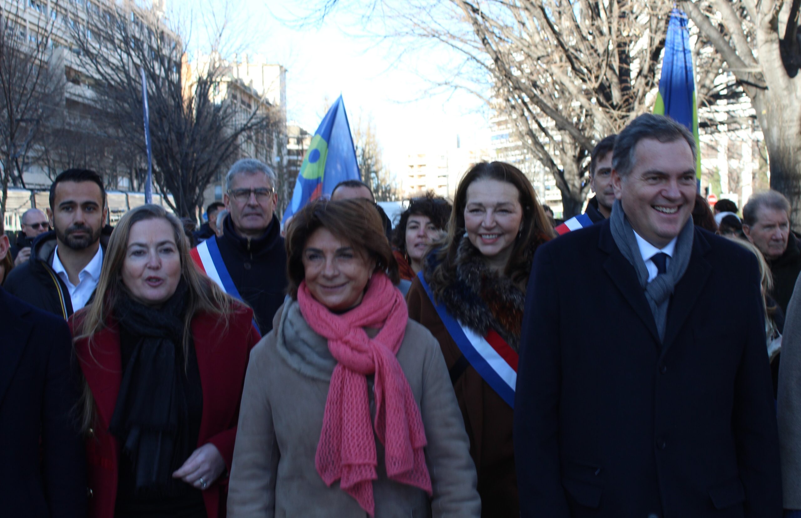 Pendant que le maire annonce sa candidature, Martine Vassal inaugure la ...
